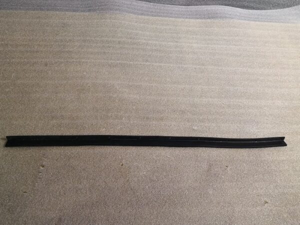 DEFENDER FRONT DOOR SILL SEAL (PRE PUMA DOORS) - DOP - Defender Our ...